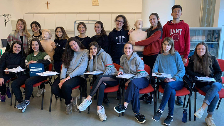 Alunos de Nutrição fazem formação em Suporte Básico de Vida | ESB